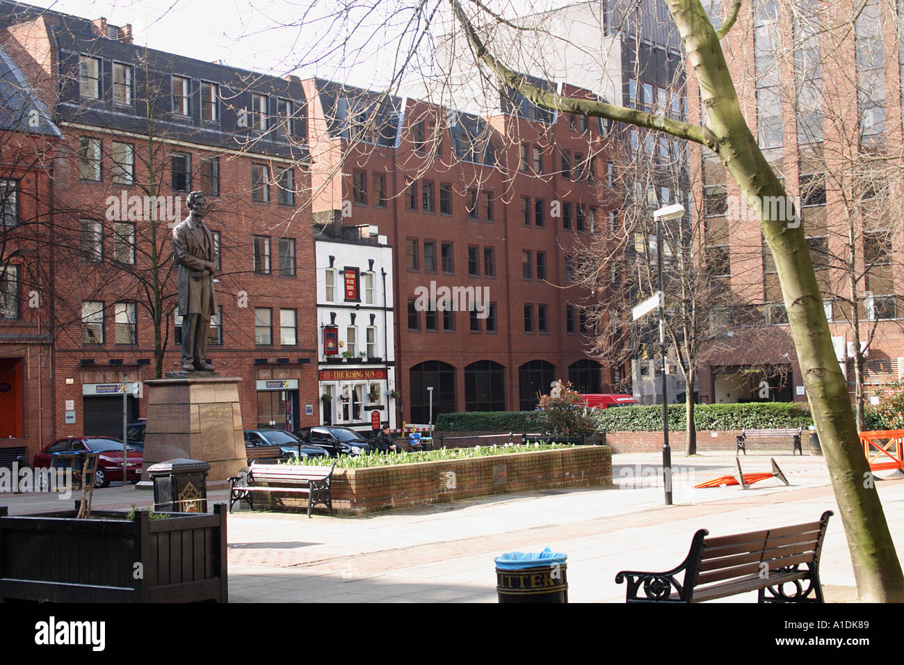 Manchester lincoln statue hi-res stock photography and images - Alamy