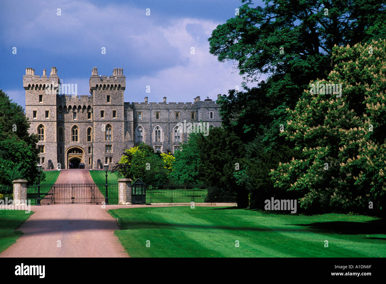 Windsor castle architecture history hi-res stock photography and images ...