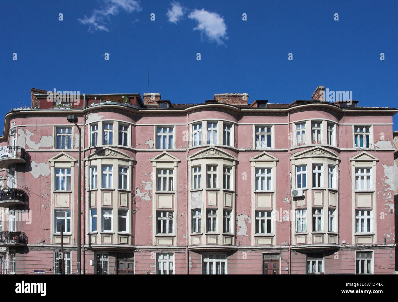 Poor condition of building hi-res stock photography and images - Alamy