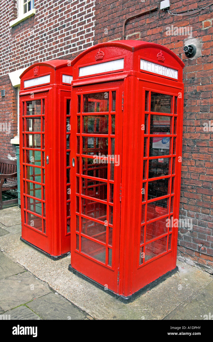 Twin Red Phone Boxes High Resolution Stock Photography and Images - Alamy