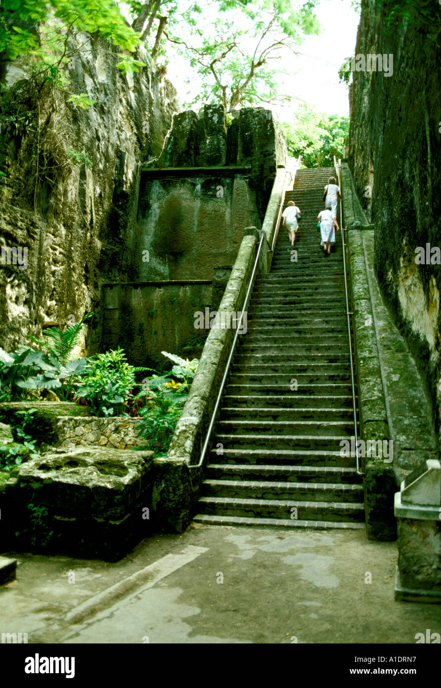 New providence bahamas queens steps hi-res stock photography and images ...