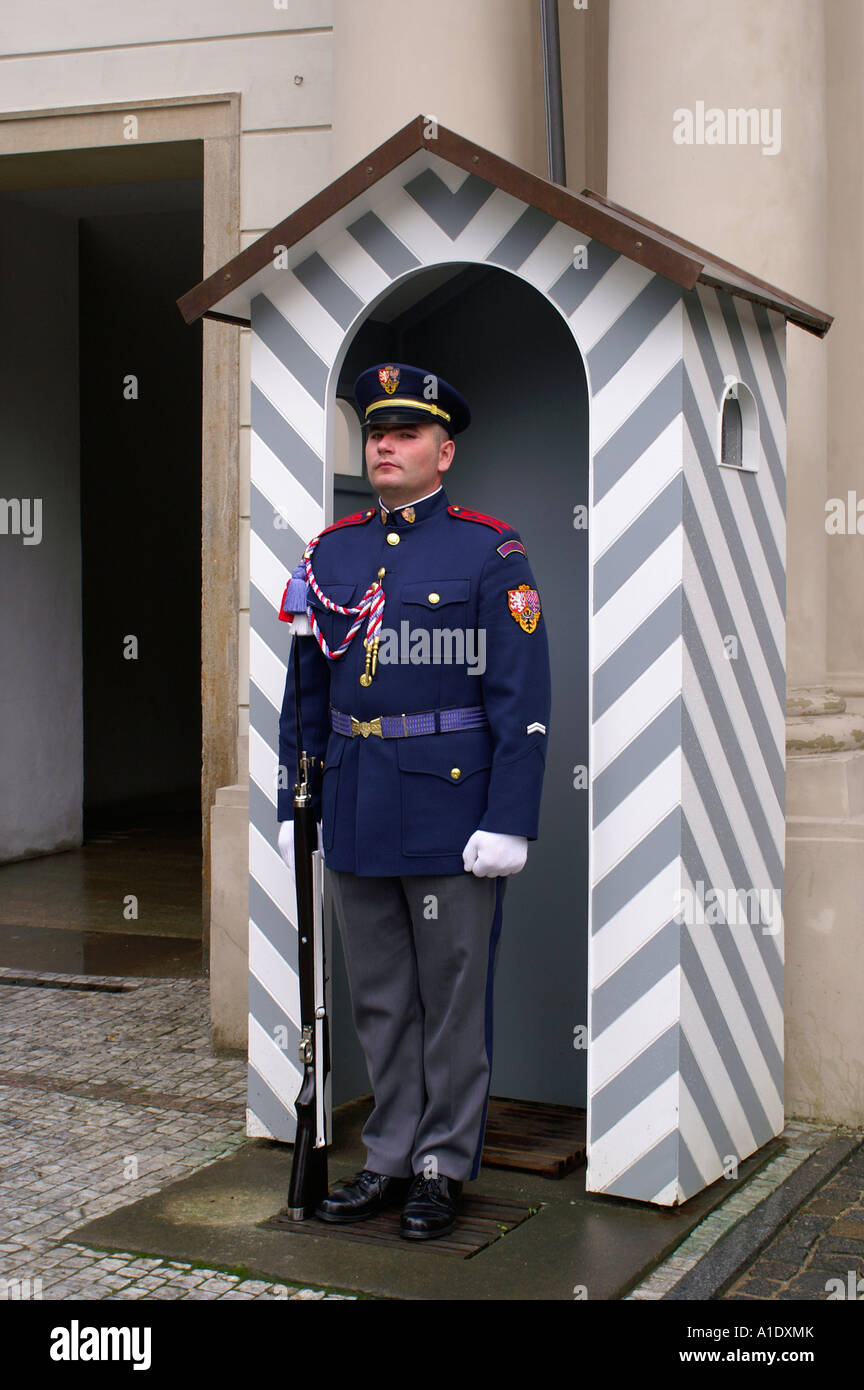 Guard man hi-res stock photography and images - Alamy