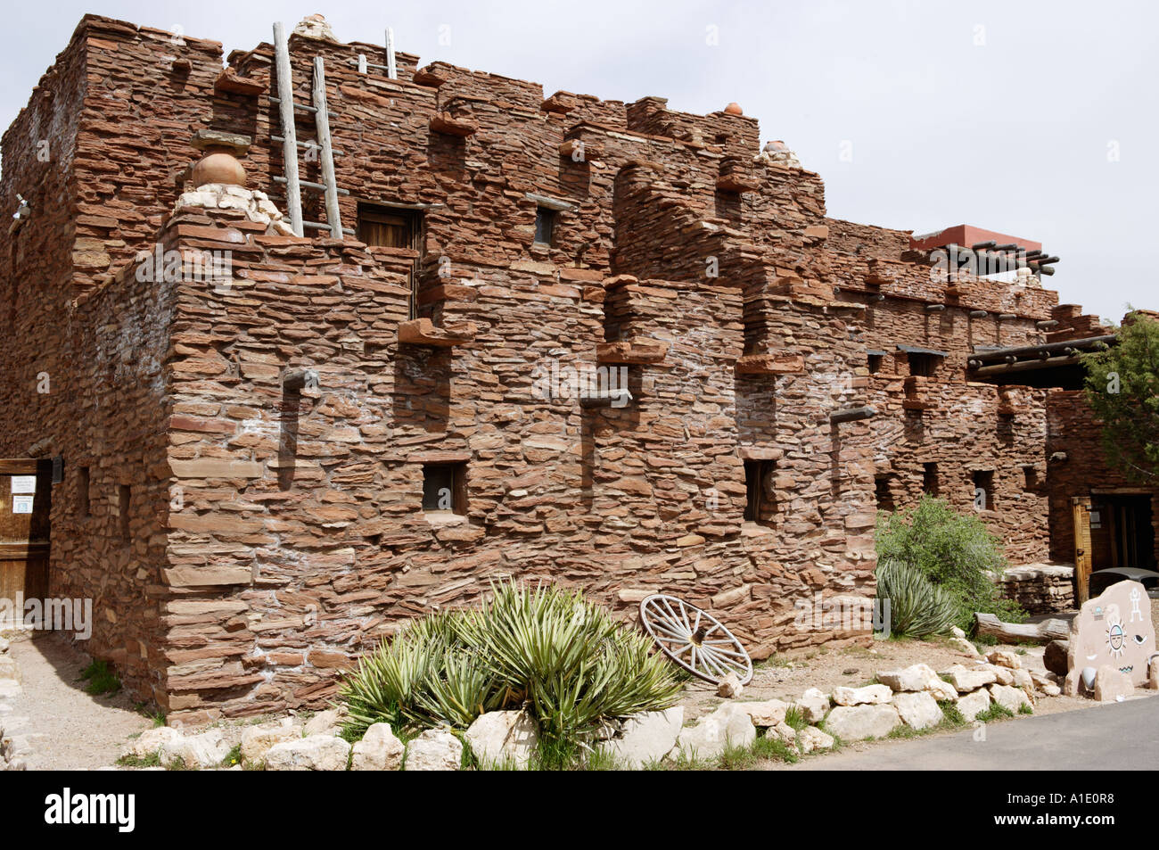 Hopi house hi-res stock photography and images - Alamy