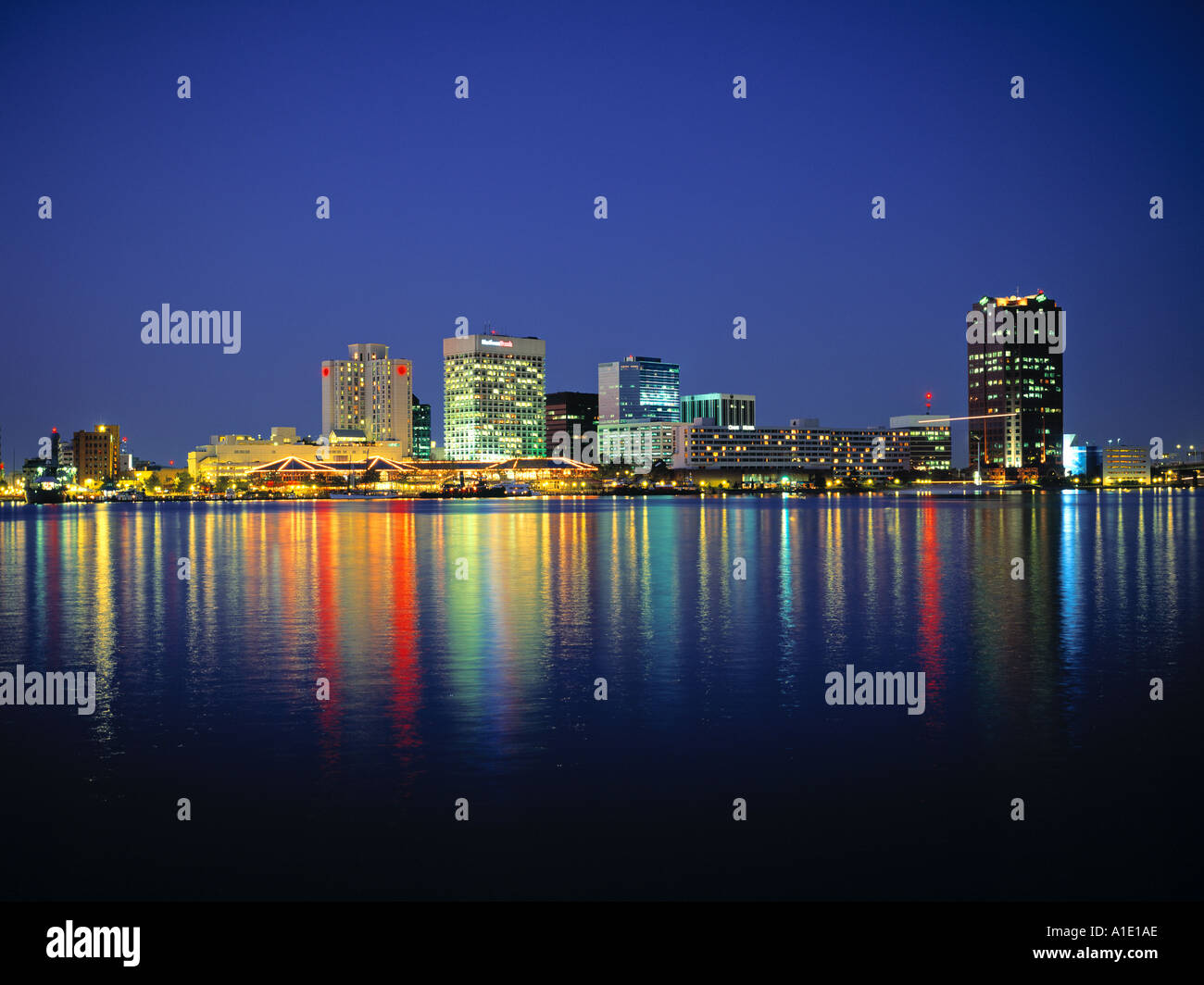 Norfolk virginia skyline hi-res stock photography and images - Alamy
