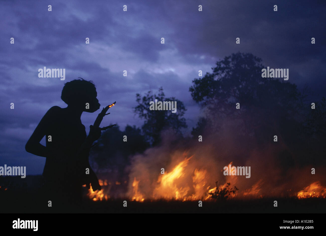 Arnhem land aboriginal fire hi-res stock photography and images - Alamy