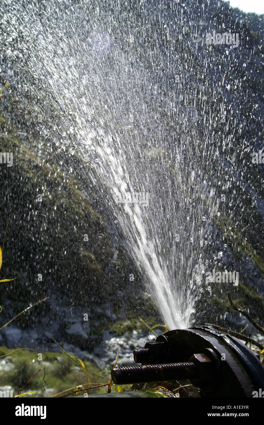 Drinking water pipeline broken joint wasting water leak perfunctorily ...