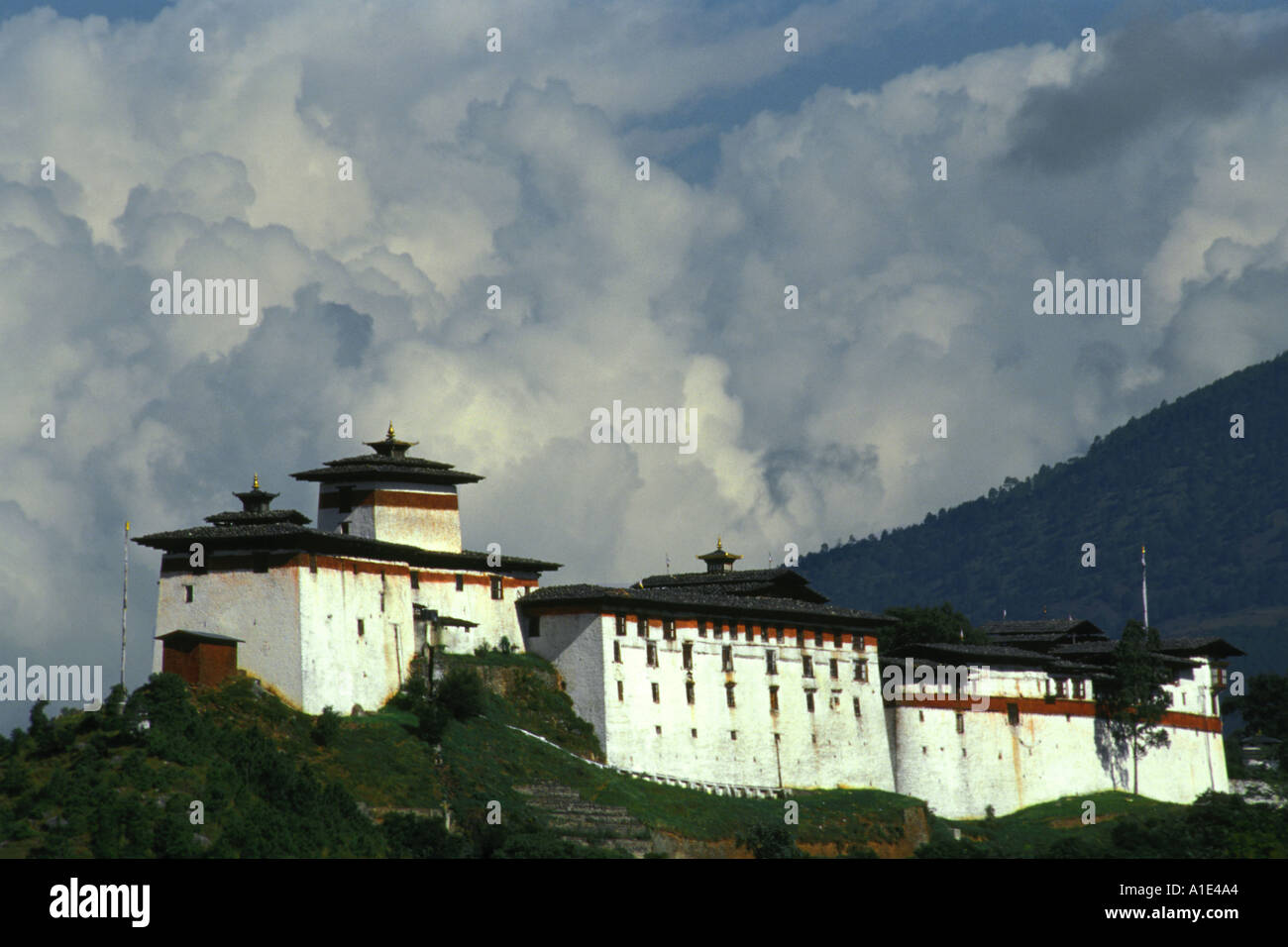 Wangdue Phodrang Dzong on Punakha Chu River Bhutan Stock Photo - Alamy