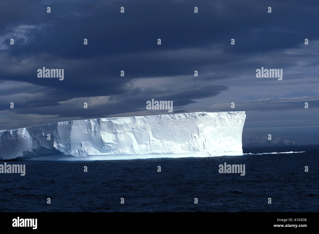 Table Iceberg Antarctic Ocean Stock Photo - Alamy
