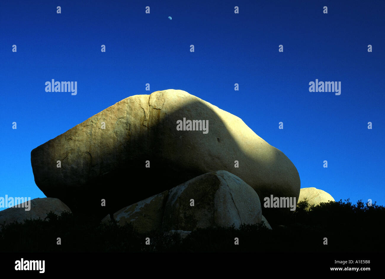 Boulder lit by late sunlight Mount Woodson California Stock Photo - Alamy