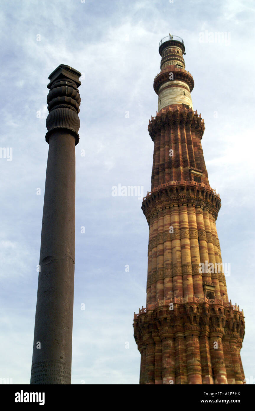 Tallest minar tower and stainless iron pillar at Qutb Minar ancient ...