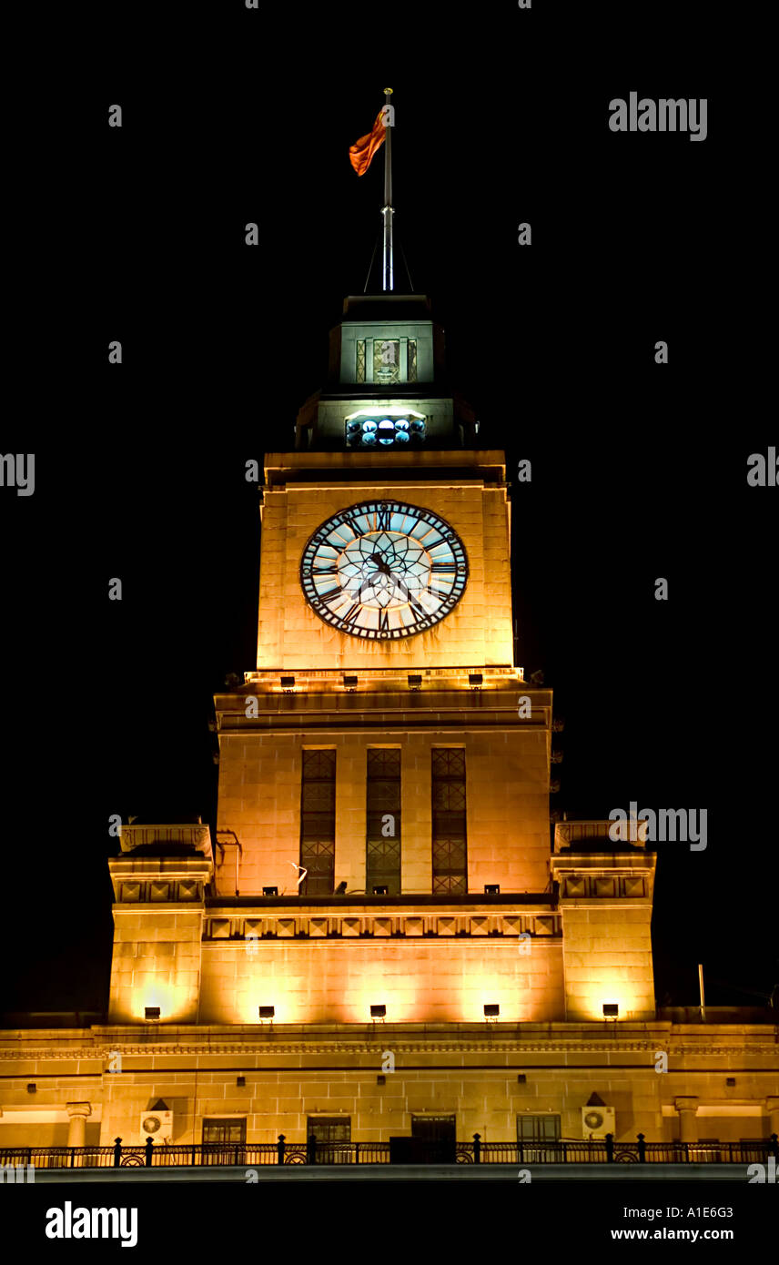 Shanghai bund custom house tower hi-res stock photography and images ...