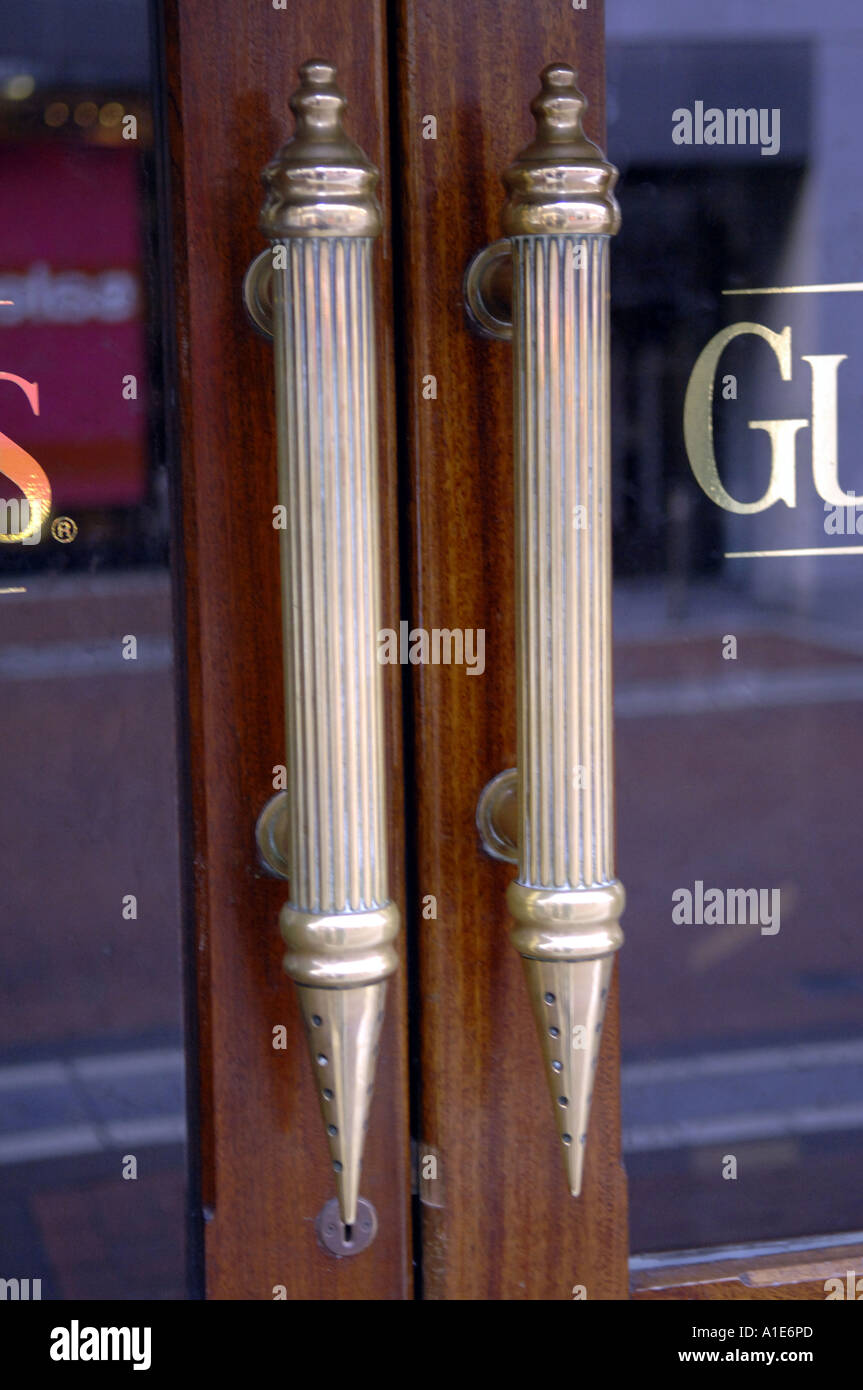 Guinness doors hi-res stock photography and images - Alamy