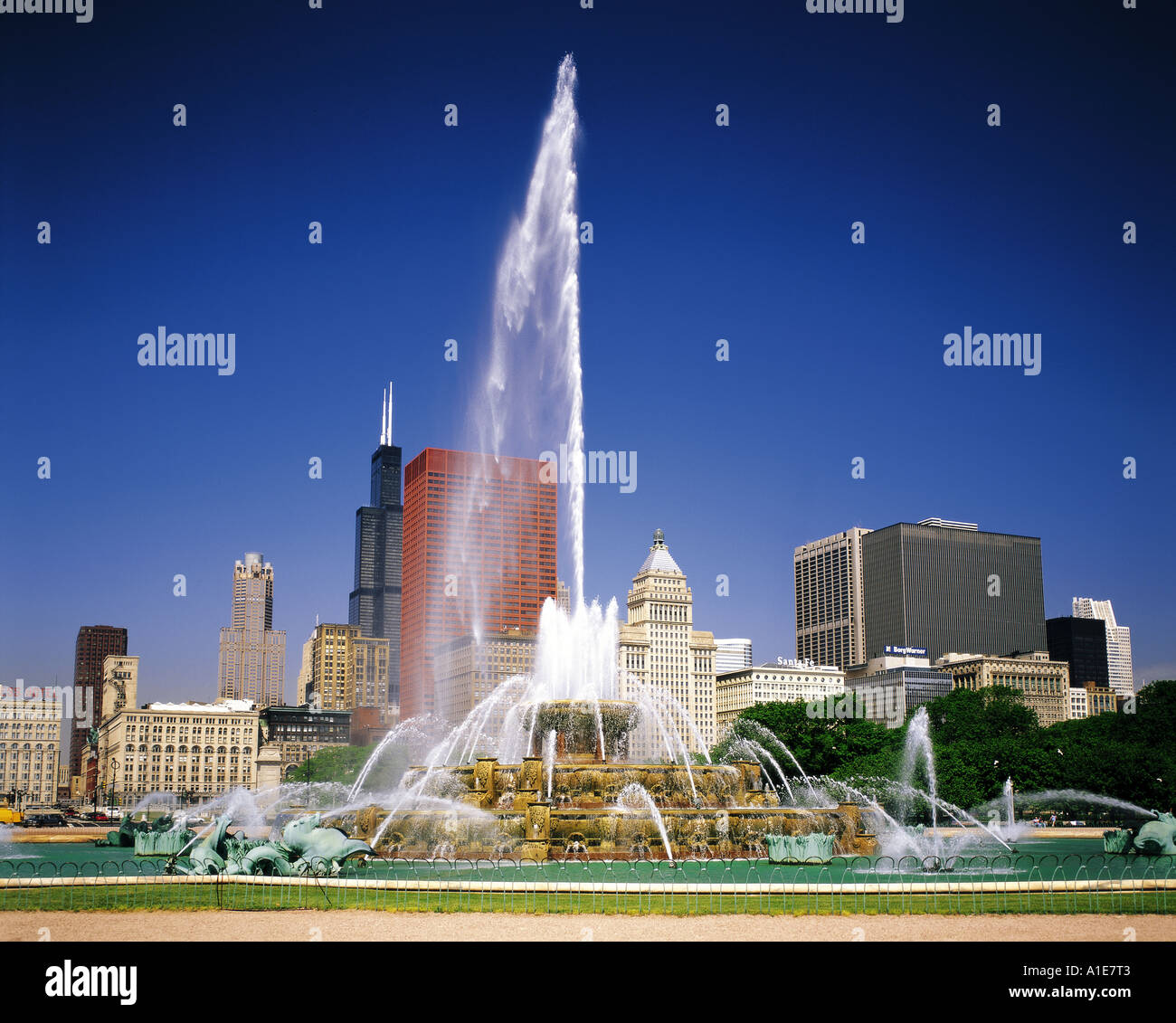Buckingham fountain historical hi-res stock photography and images - Alamy