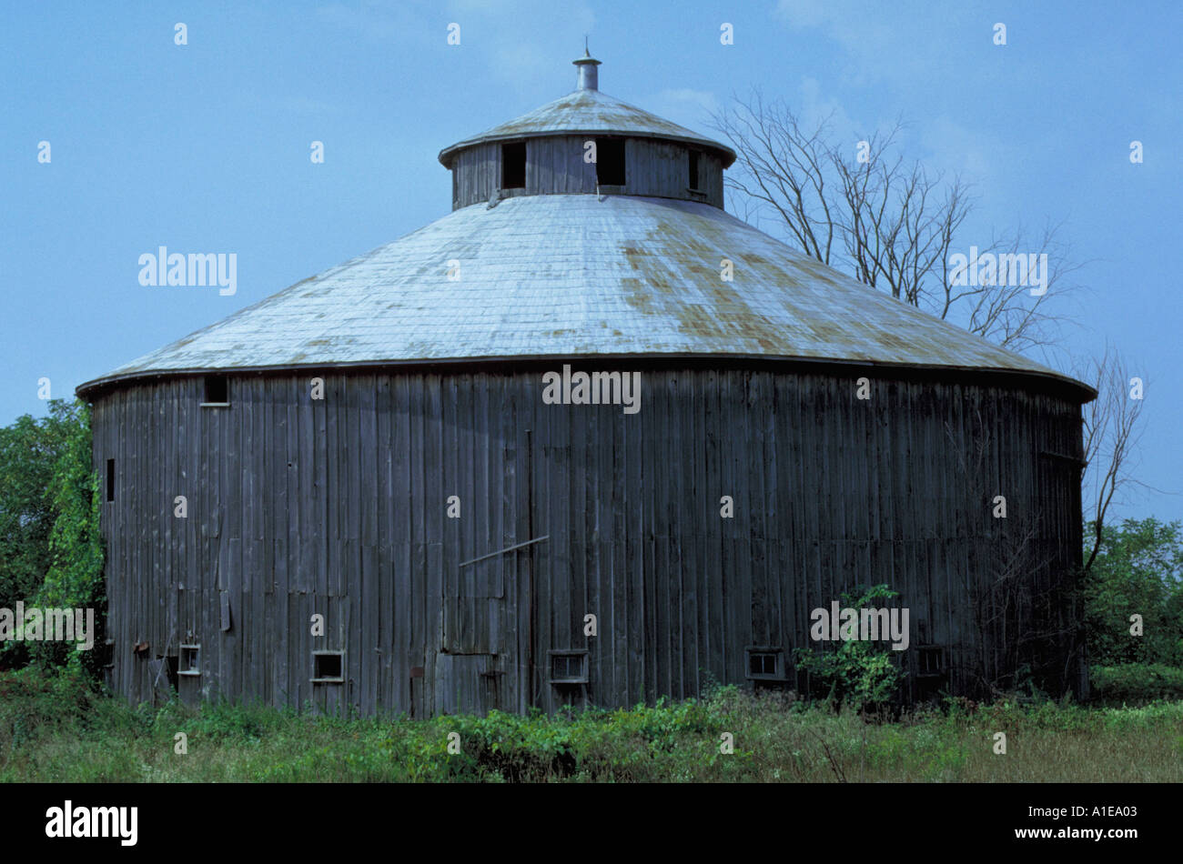 Round barn with cupola Stock Photo - Alamy