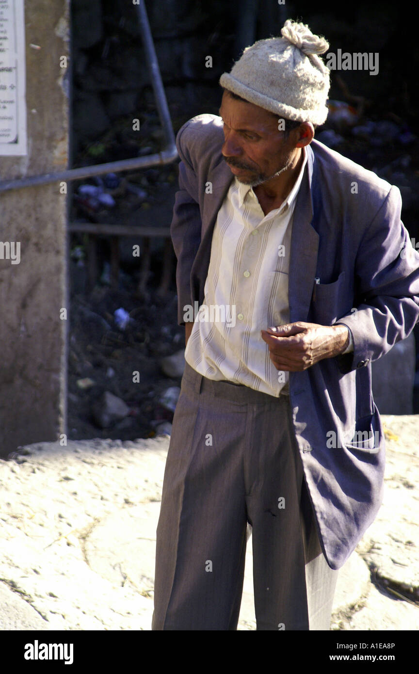 Man searching pockets hi-res stock photography and images - Alamy