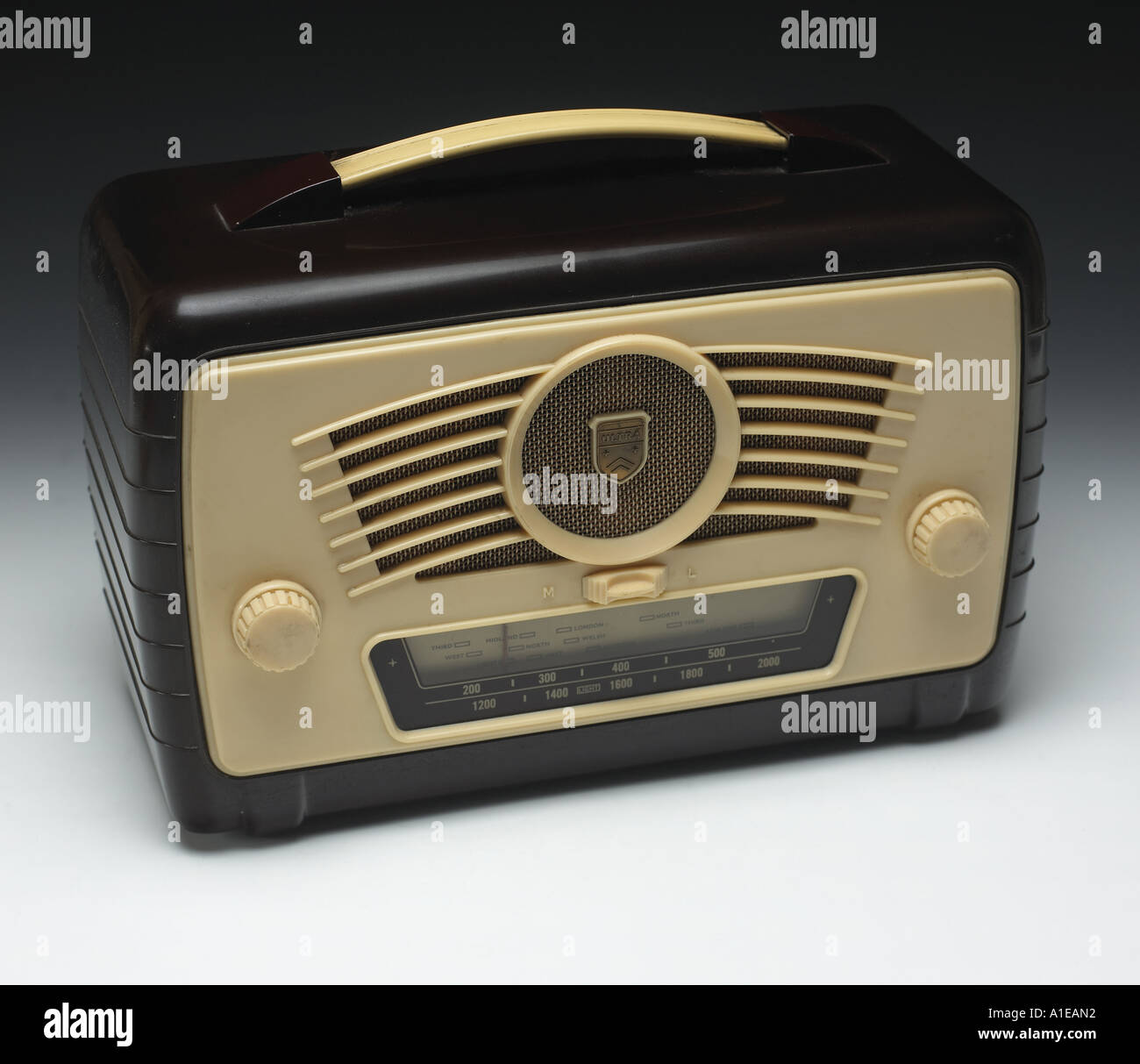 Transistor radio 1950s hi-res stock photography and images - Alamy