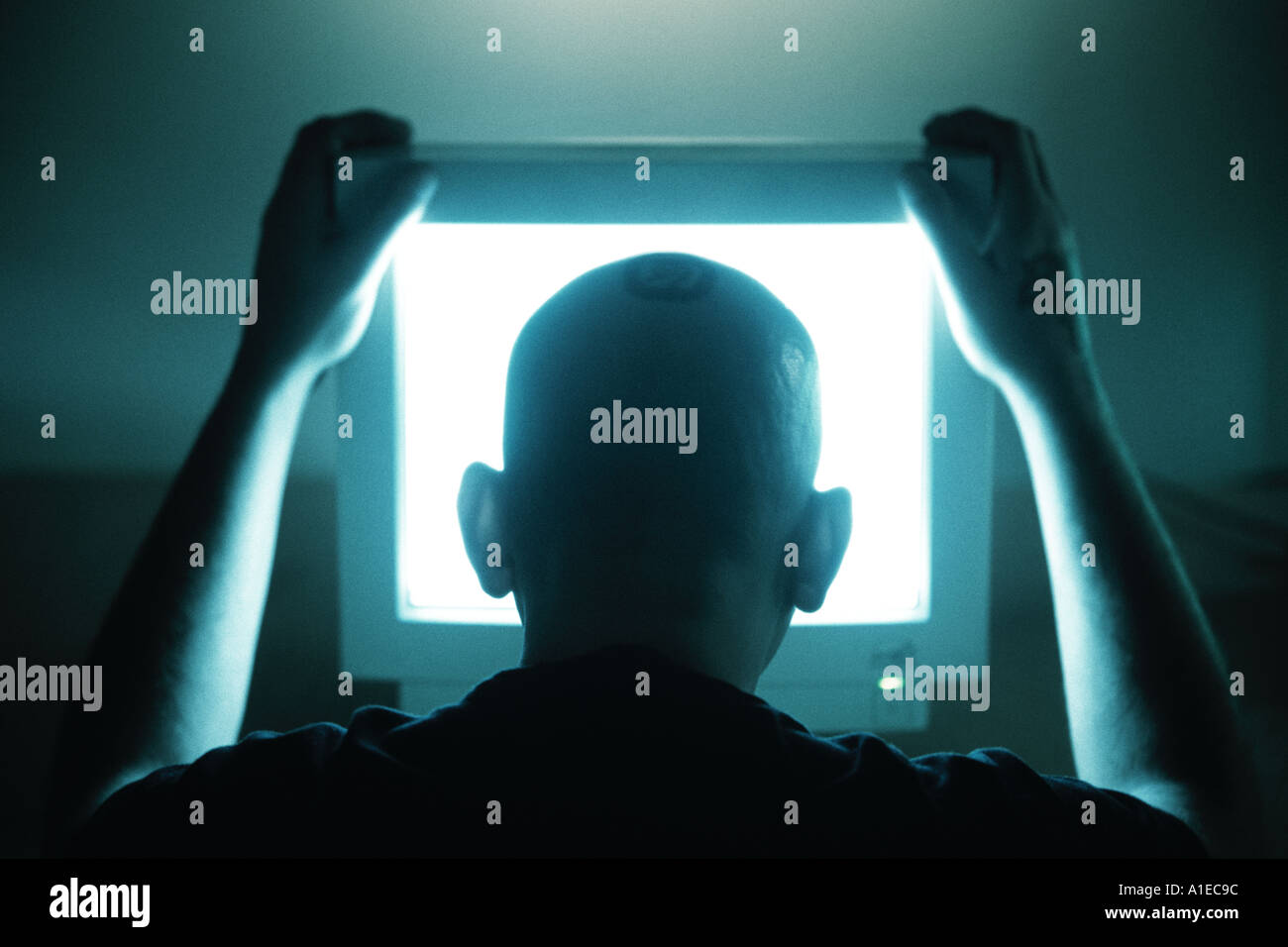 Staring at screens hi-res stock photography and images - Alamy