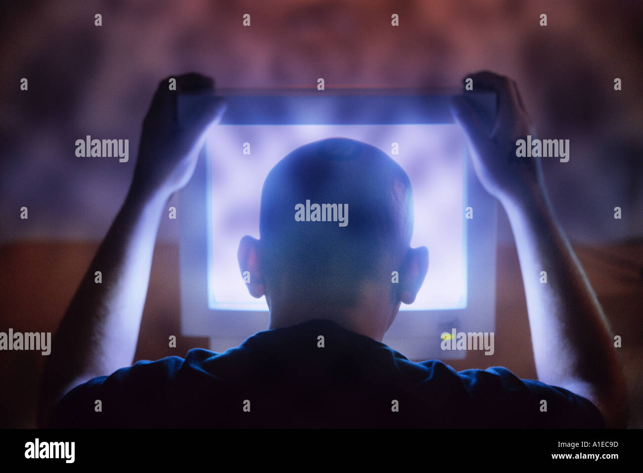Staring at screens hi-res stock photography and images - Alamy