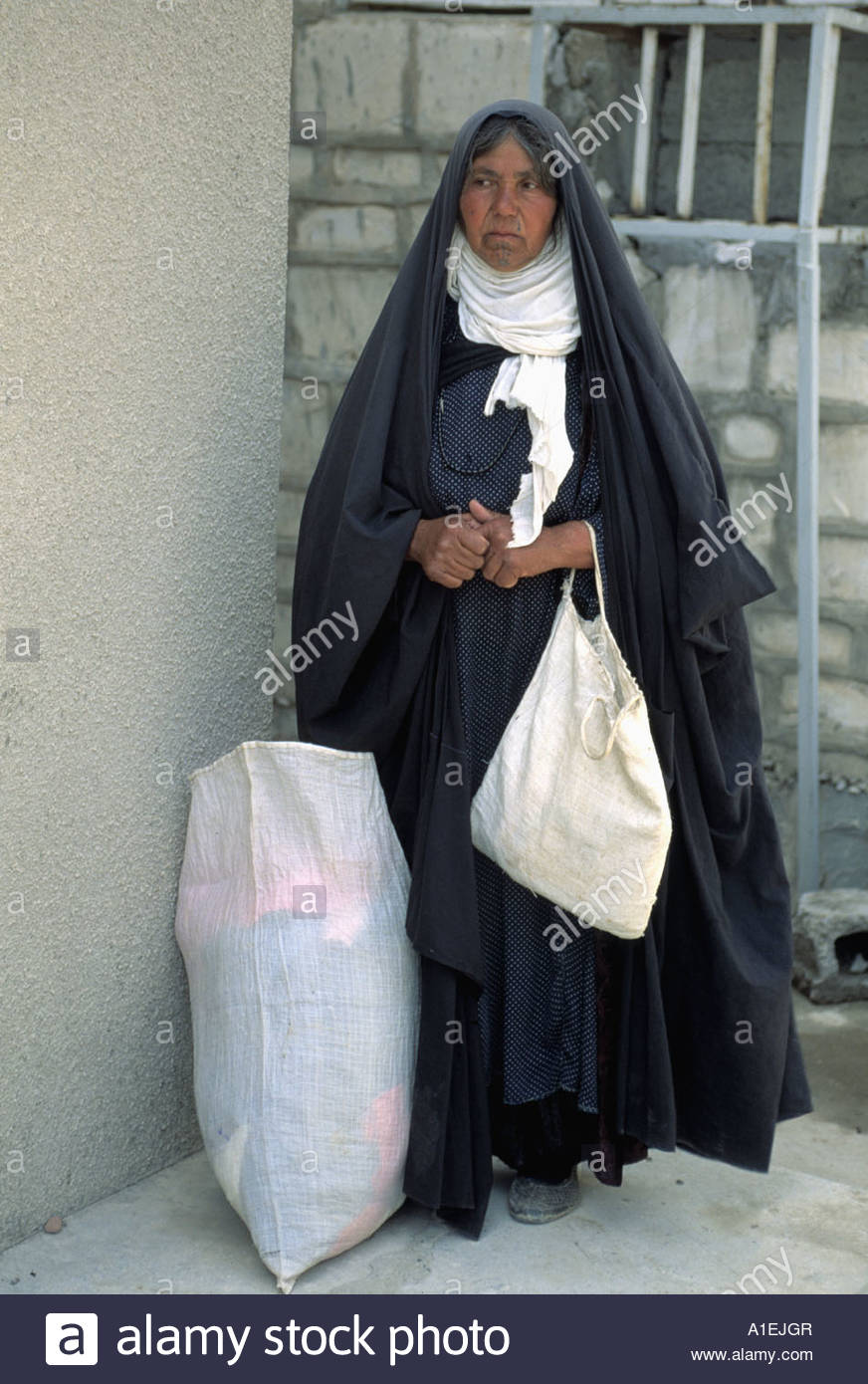 Iraq Humanitarian Aid High Resolution Stock Photography and Images - Alamy