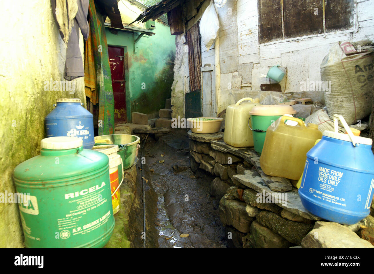 Back street alley in india hi-res stock photography and images - Alamy