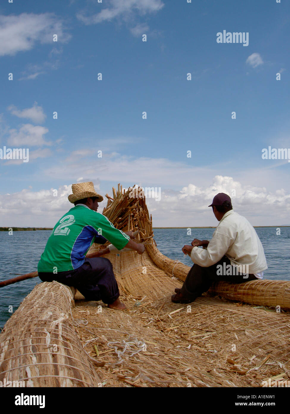 Sailors rowing boat hi-res stock photography and images - Alamy