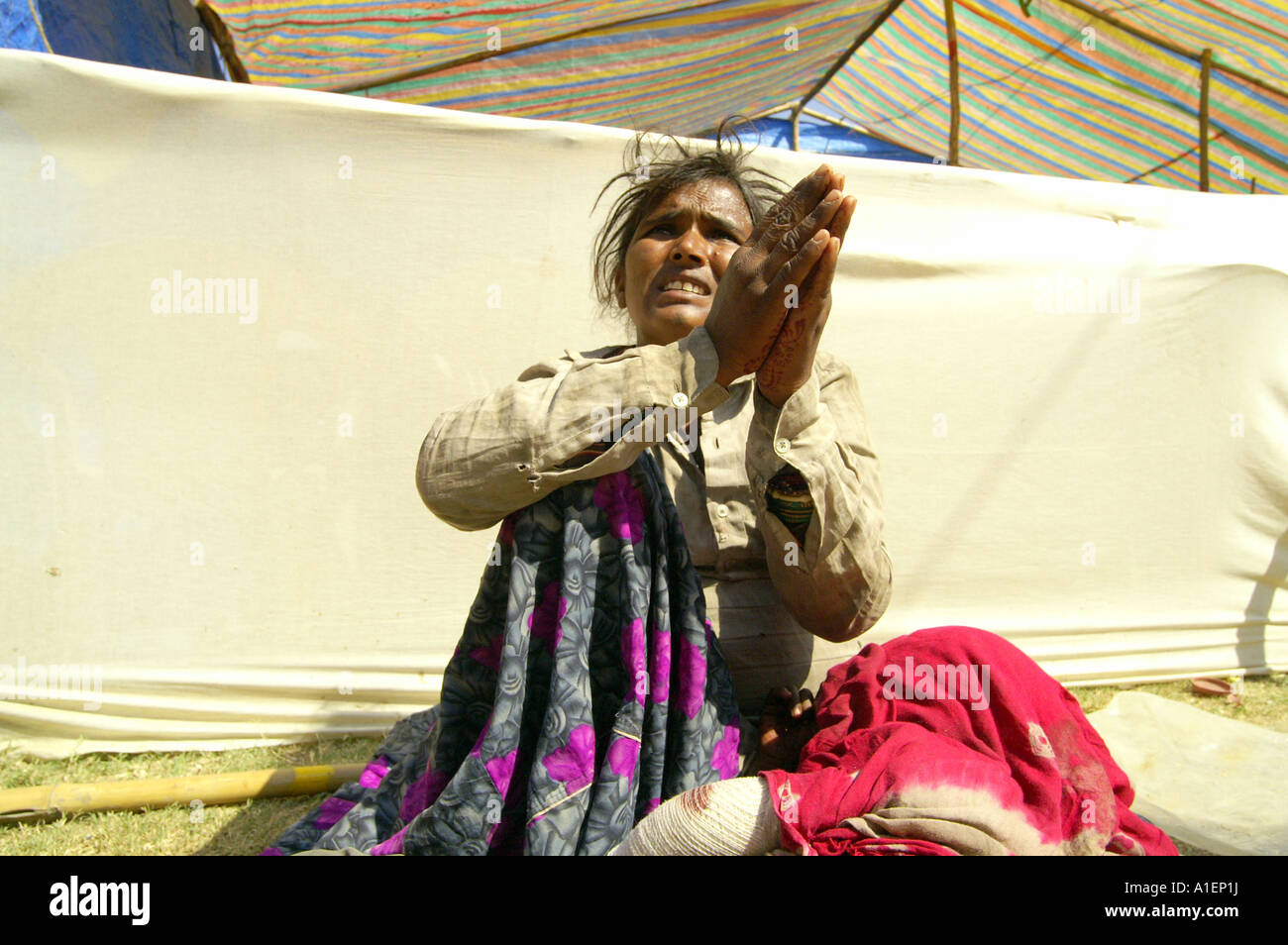 Professional beggar hi-res stock photography and images - Alamy