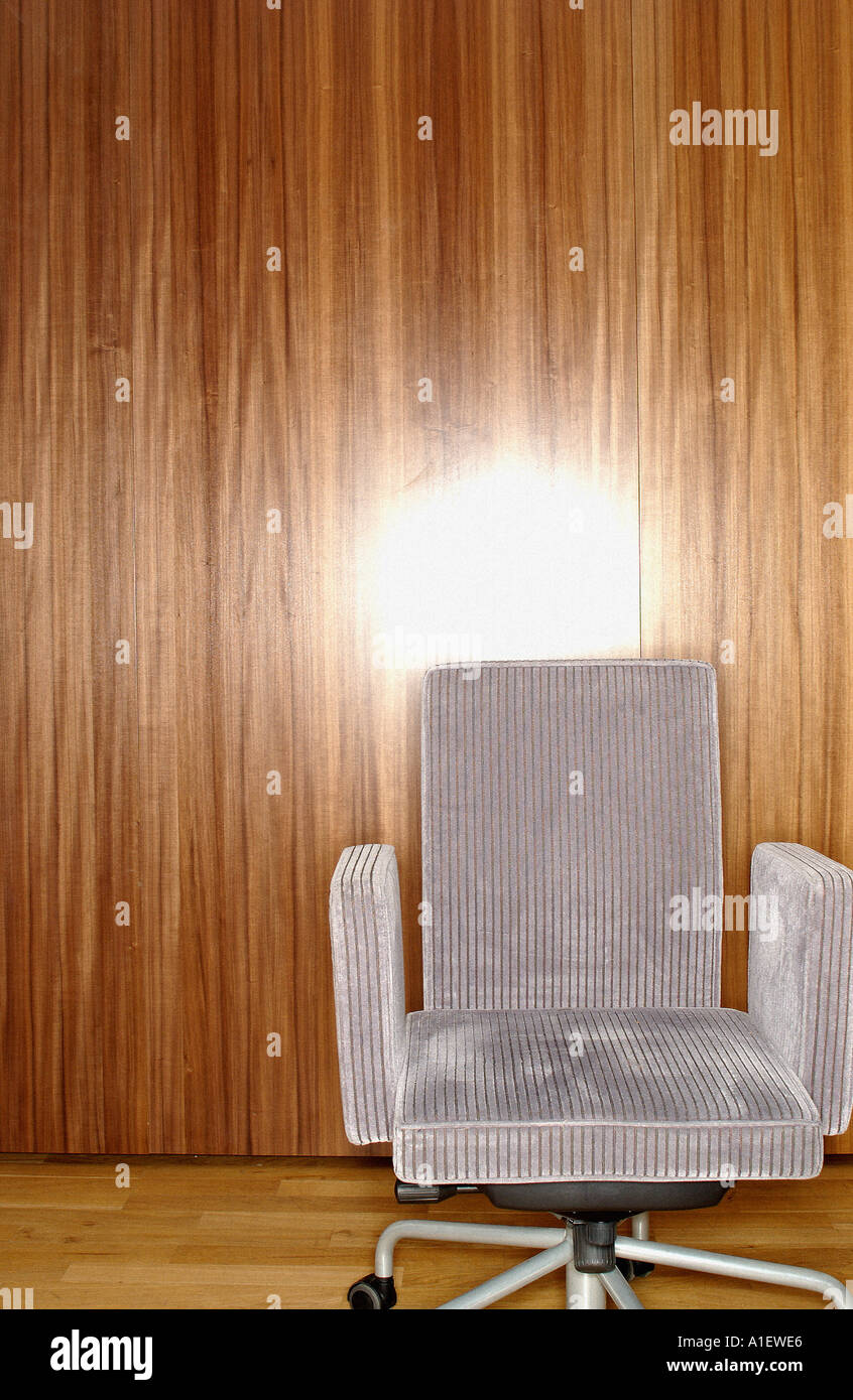 Empty office chair Stock Photo - Alamy
