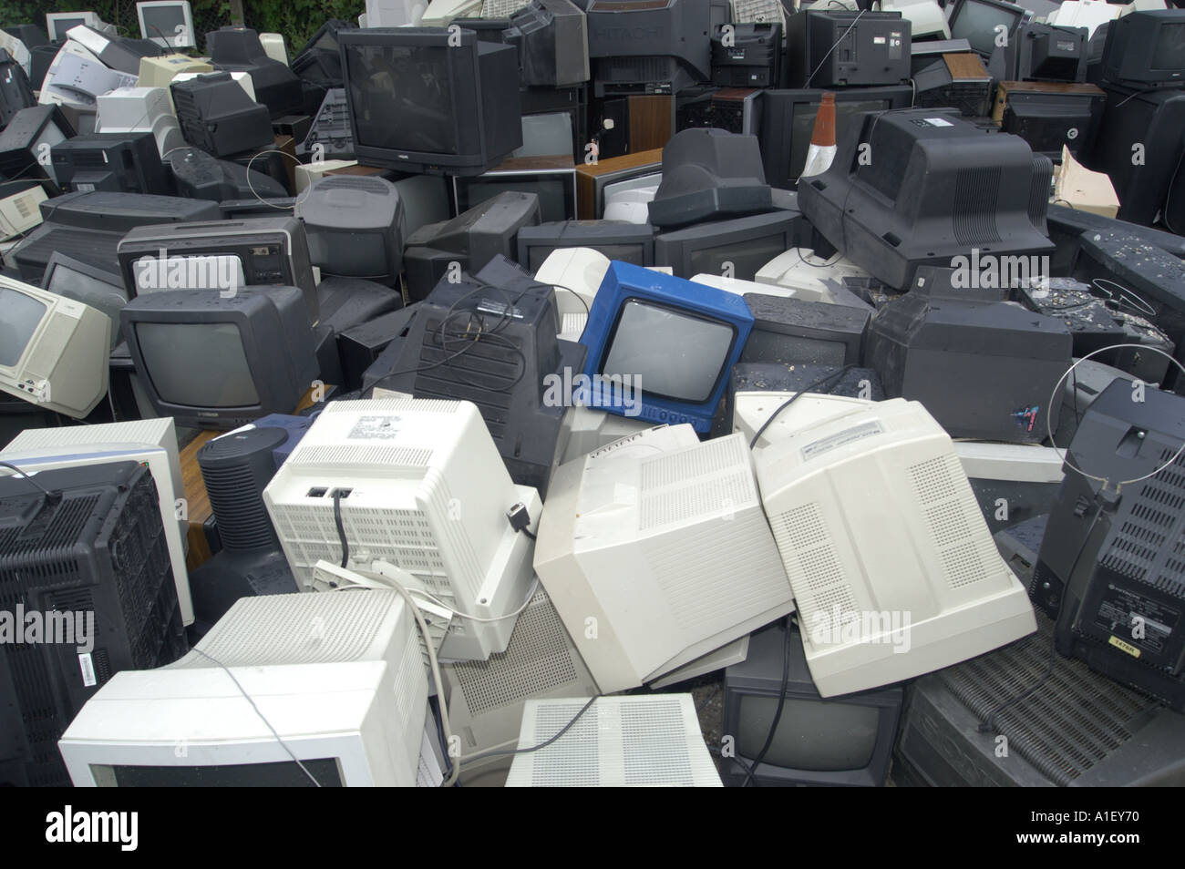 Obsolete computer monitors hi-res stock photography and images - Alamy