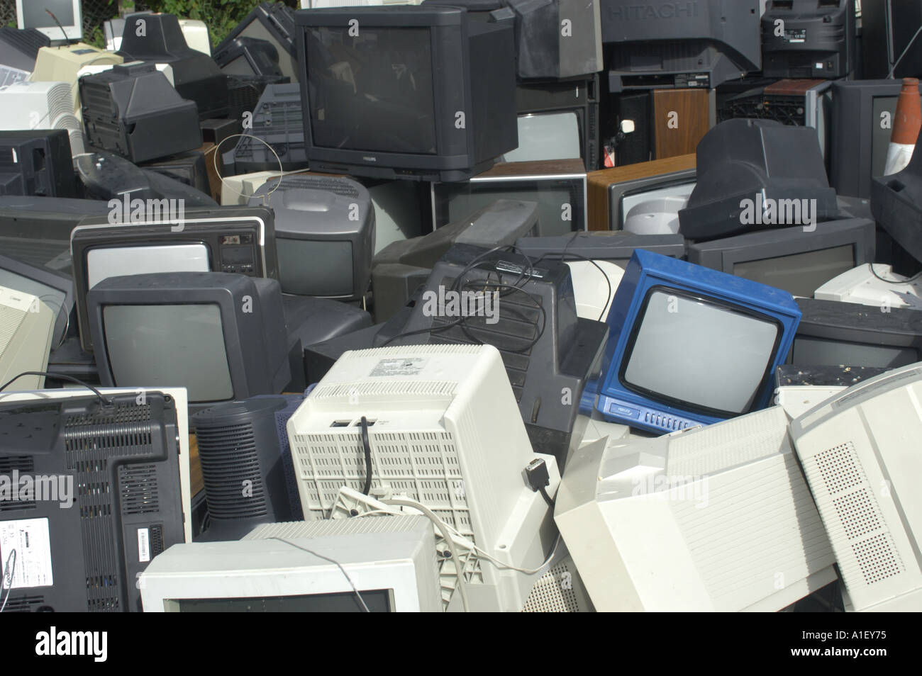 Obsolete computer monitors hi-res stock photography and images - Alamy