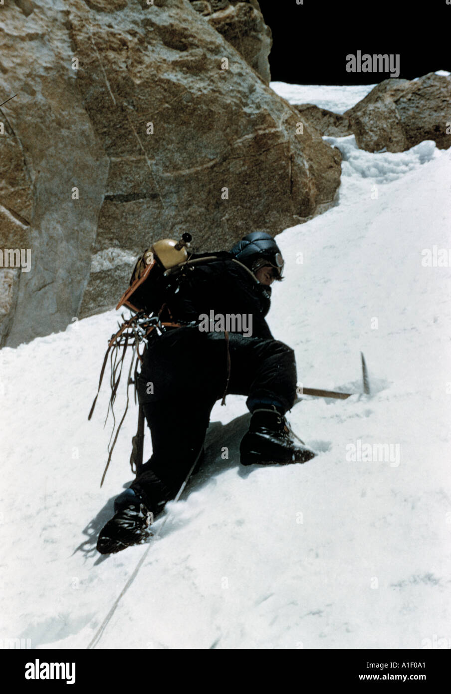 Ascending steep snow slope hi-res stock photography and images - Alamy