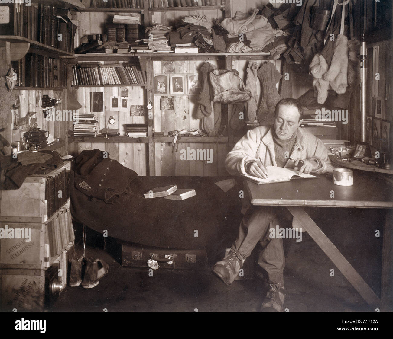 Captain scott hi-res stock photography and images - Alamy