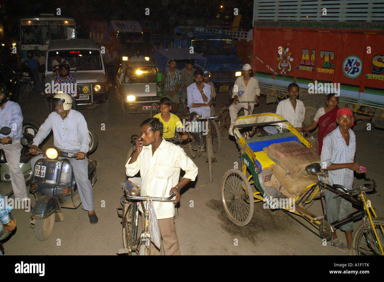Night street traffic in India Stock Photo - Alamy