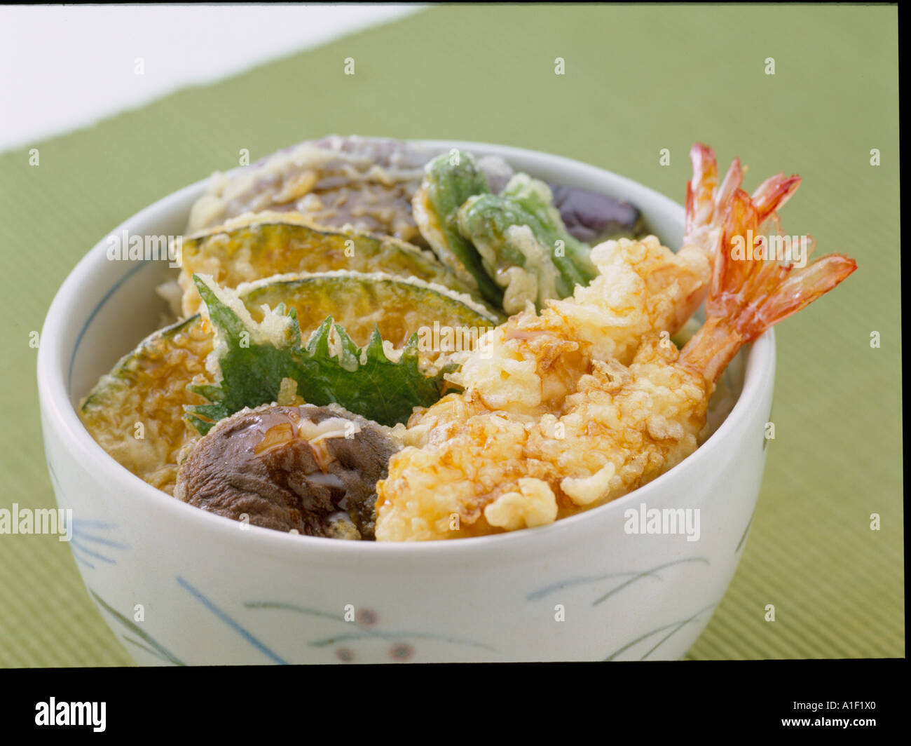 Shrimp tenpura hi-res stock photography and images - Alamy