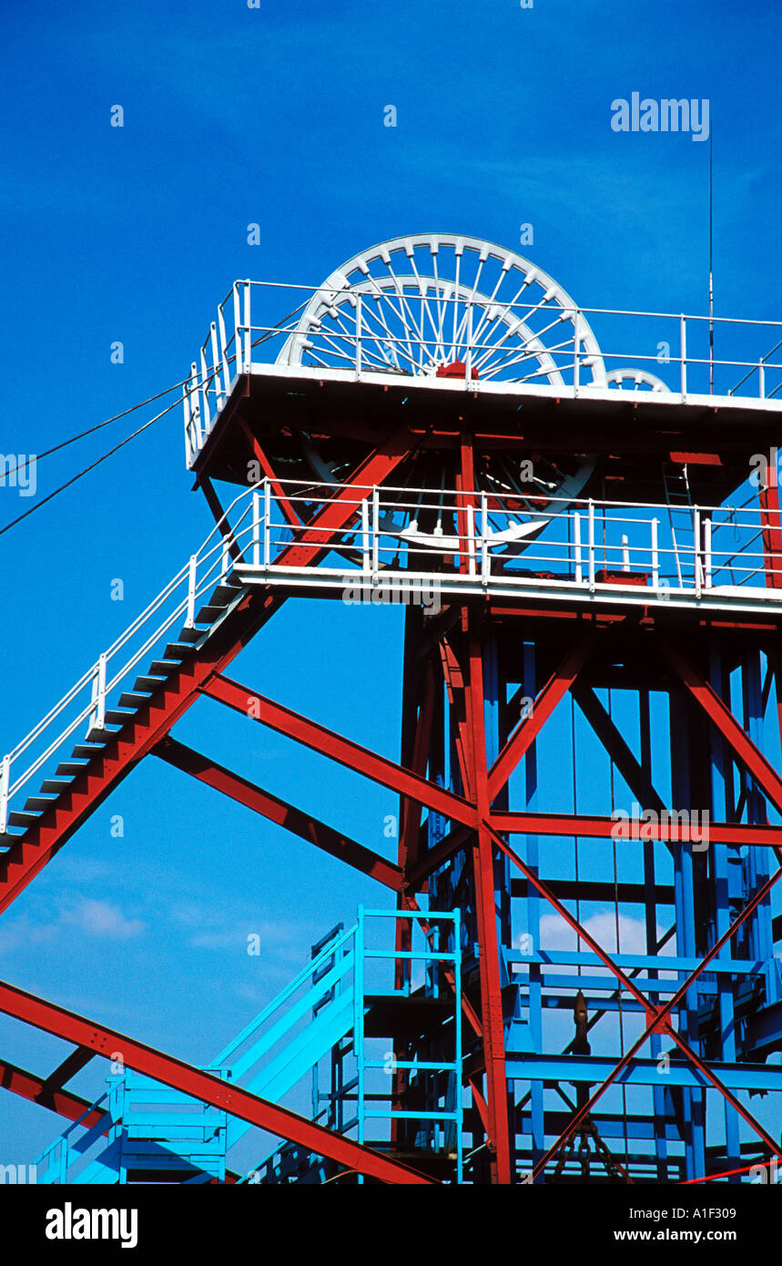 Pithead winding gear hi-res stock photography and images - Alamy