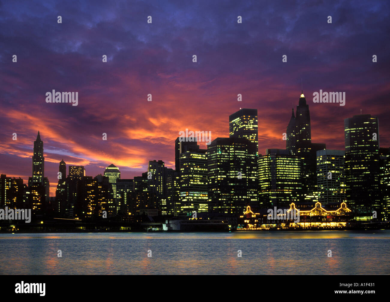 Skyline new york 2002 hi-res stock photography and images - Alamy