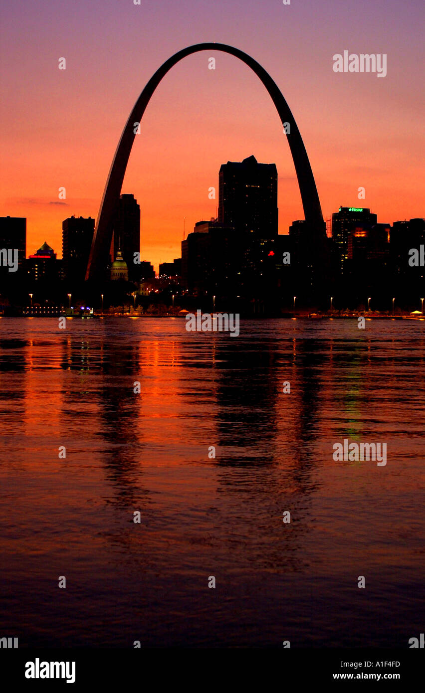 Building Gateway Arch