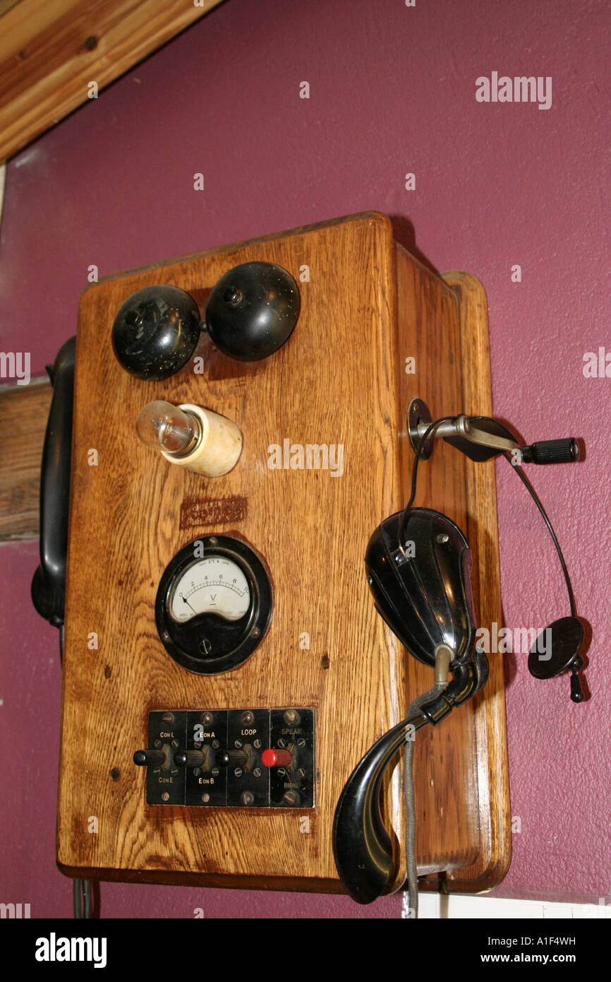 Bell box telephone hi-res stock photography and images - Alamy