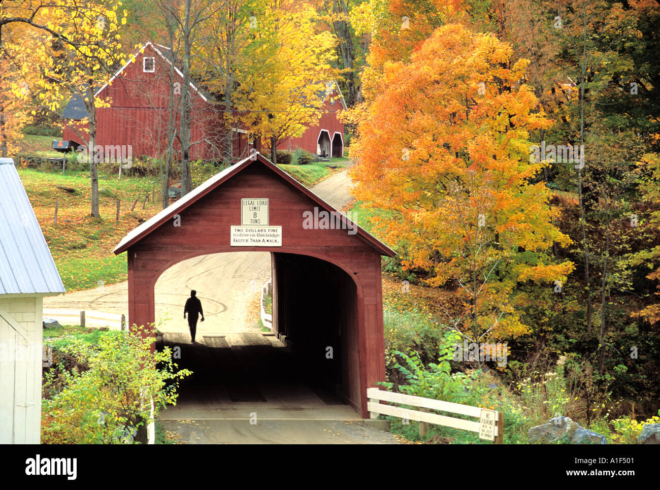 Wlaking bridge hi-res stock photography and images - Alamy