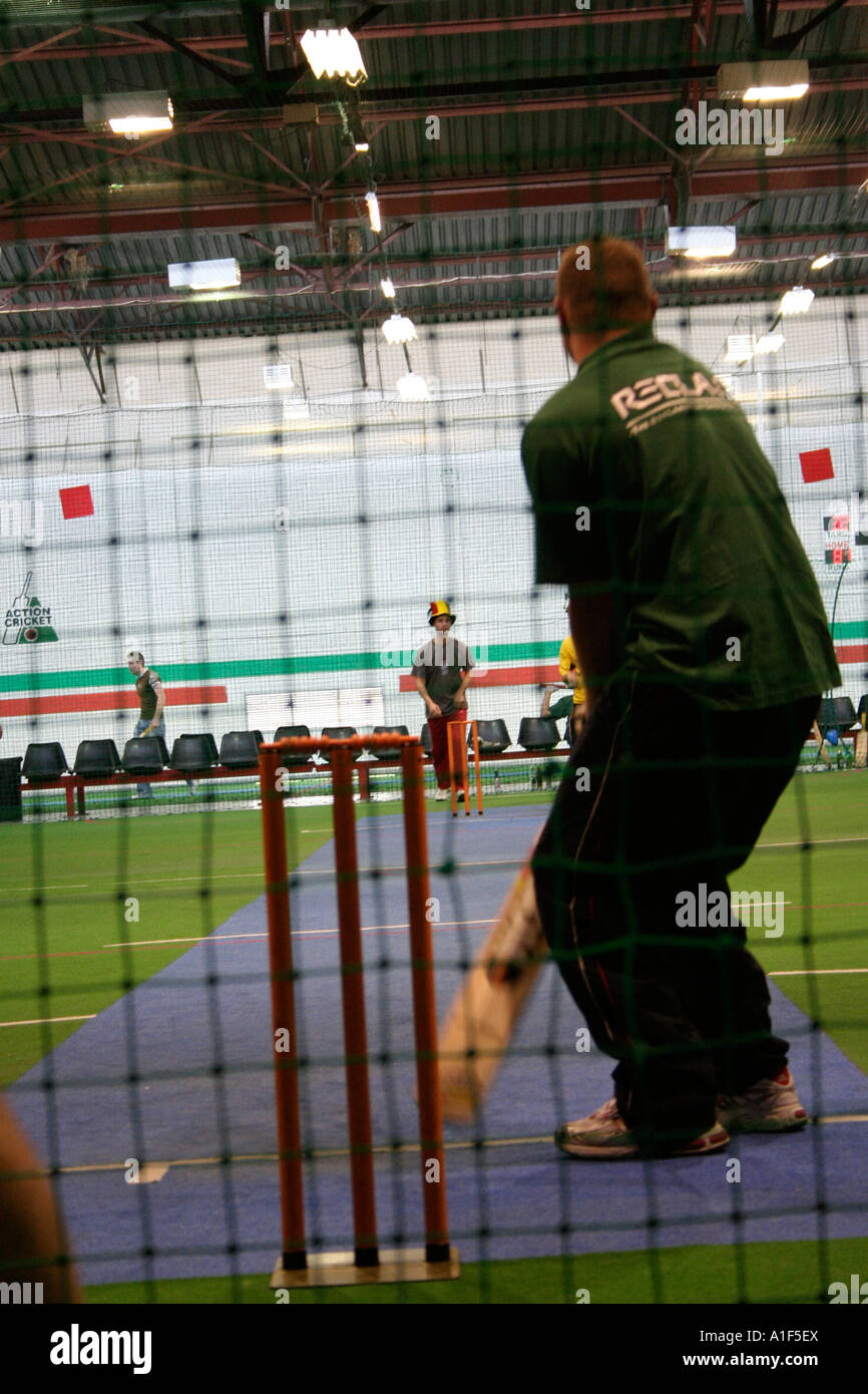 Cricket player catching ball hi-res stock photography and images - Alamy