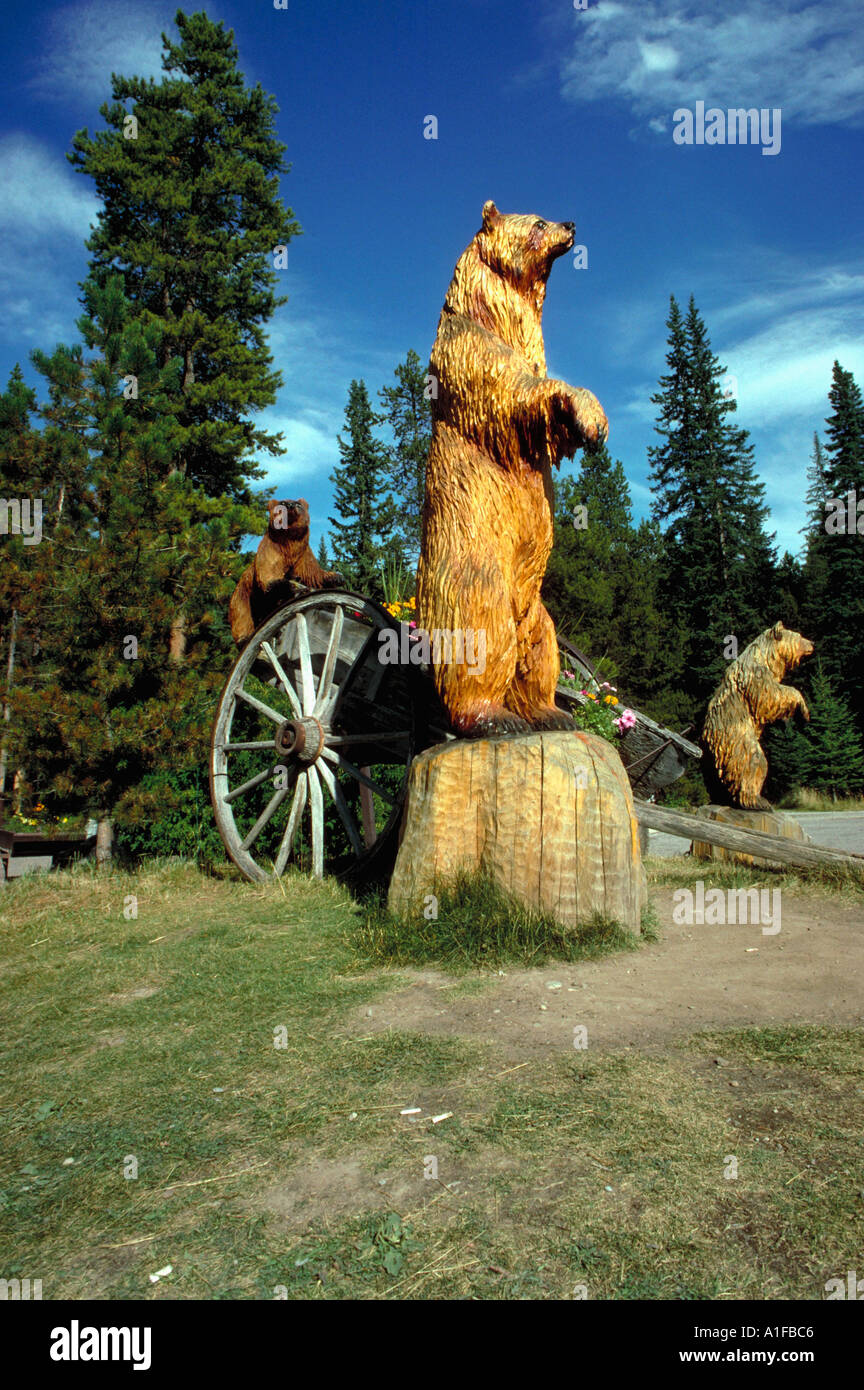 Grizzly statue Banff National Park AB Stock Photo - Alamy