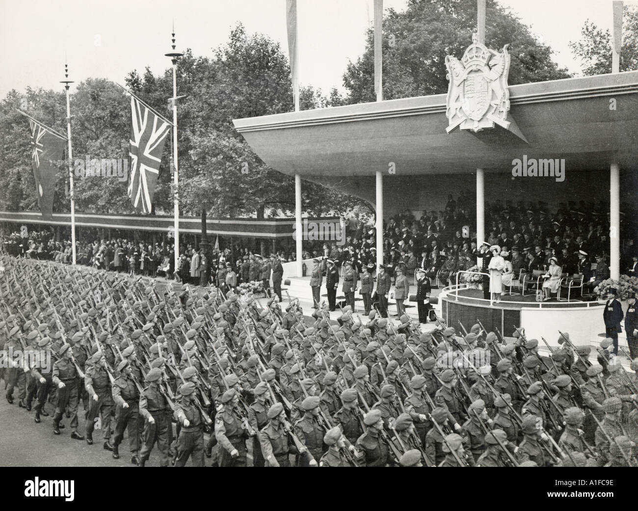Ww2 1940s mr hi-res stock photography and images - Alamy