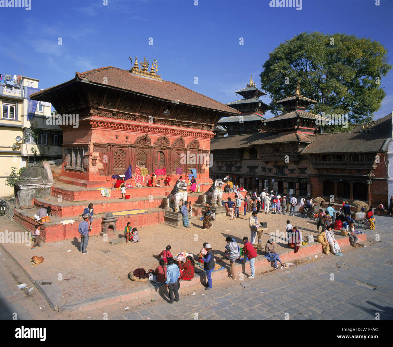 People in front of the Shiva Parvati Temple in Durbar Square Kathmandu ...