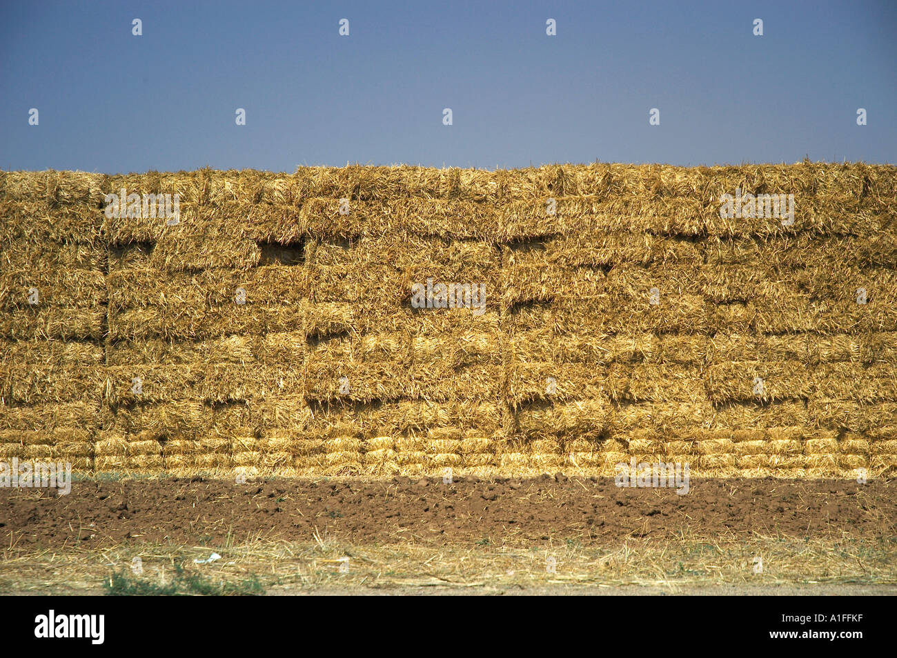 hay stack California Stock Photo - Alamy