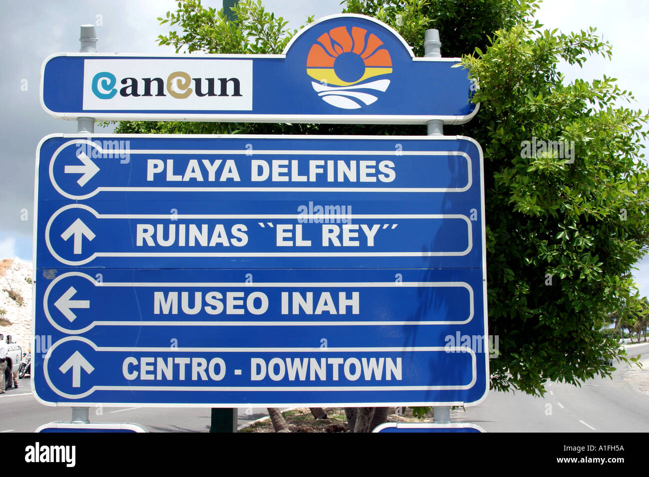 Mexico road signs hi-res stock photography and images - Alamy