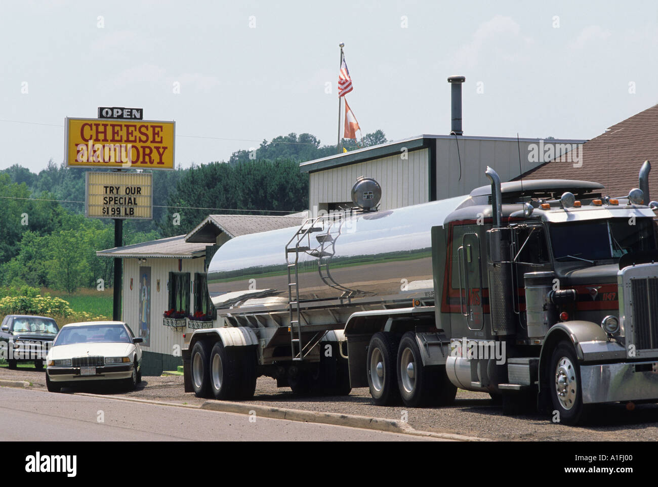 Milk truck hi-res stock photography and images - Alamy