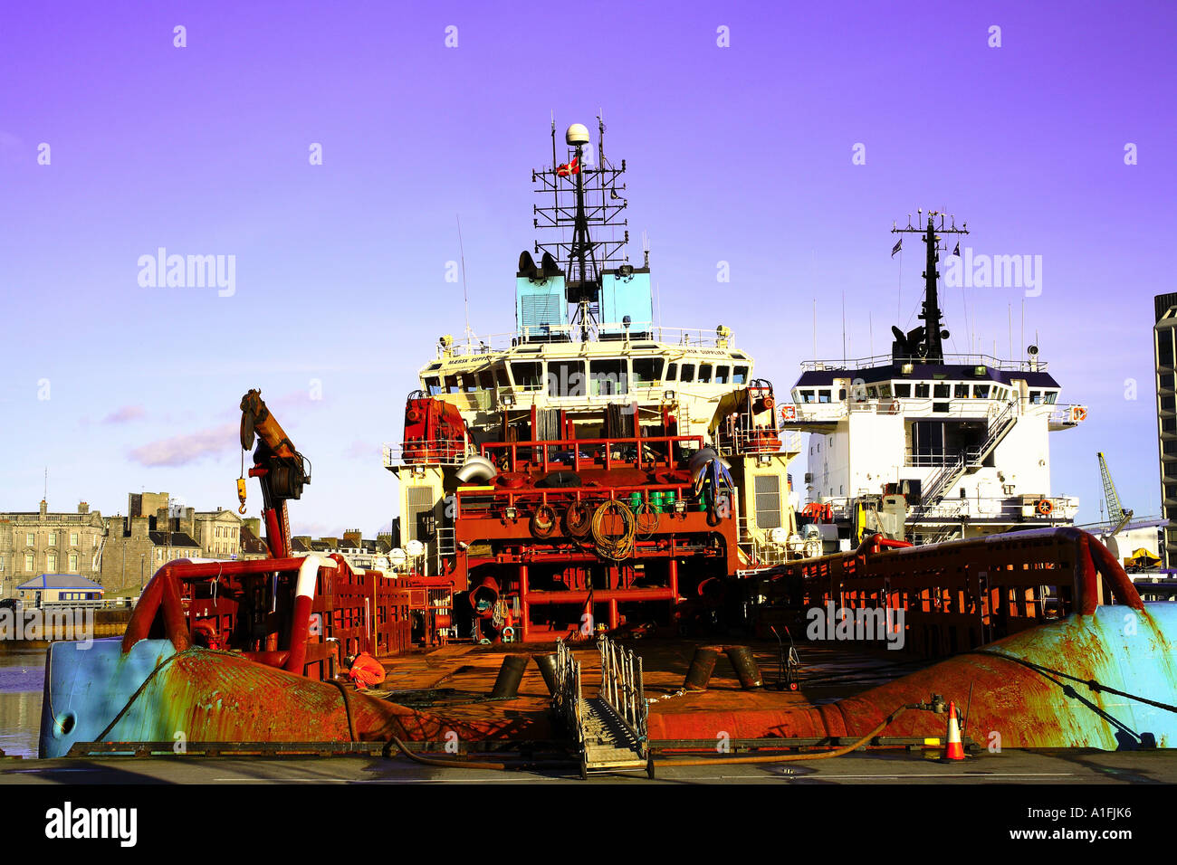 Shell oil tanker port hi-res stock photography and images - Alamy