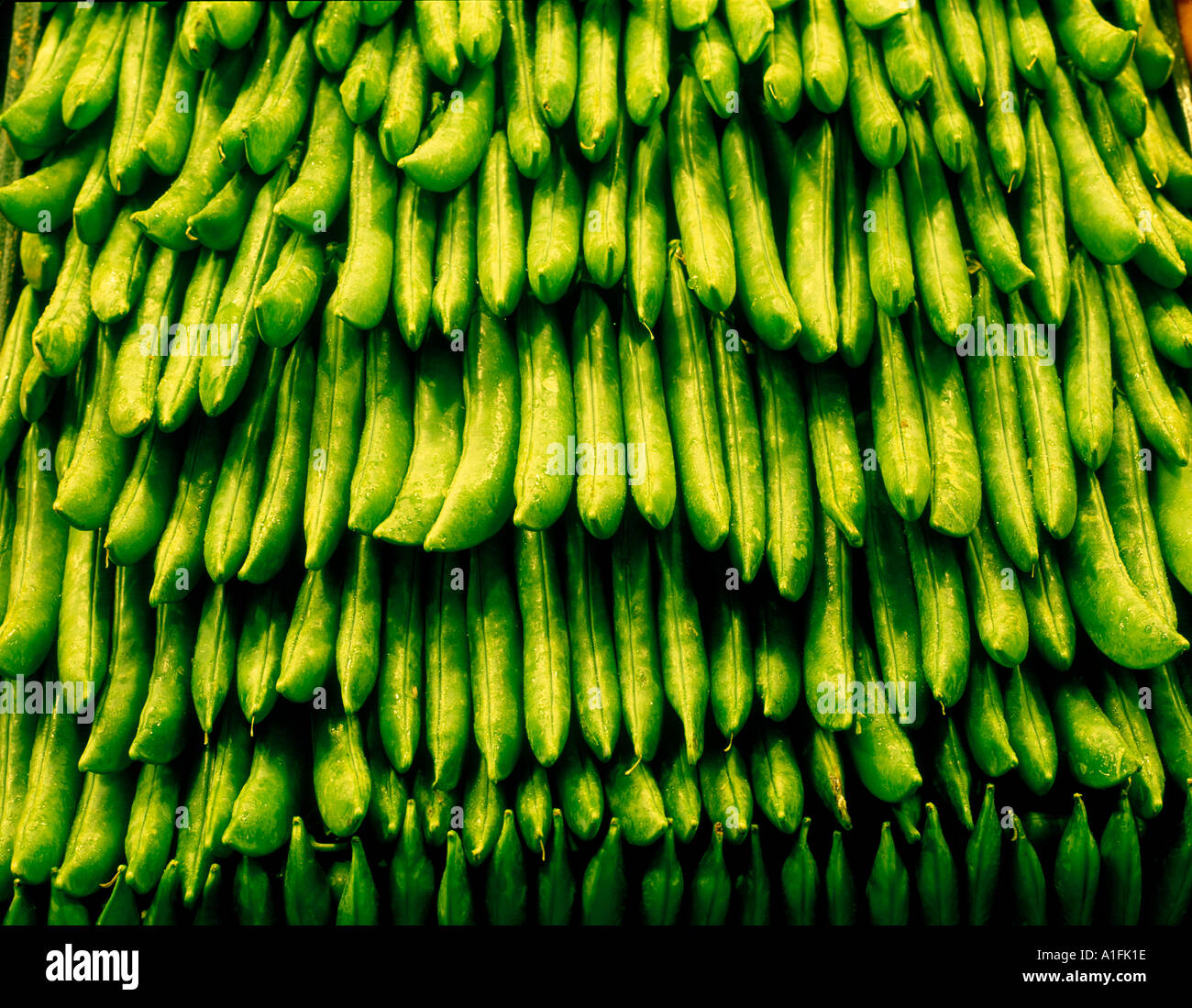 Edible pod peas hi-res stock photography and images - Alamy
