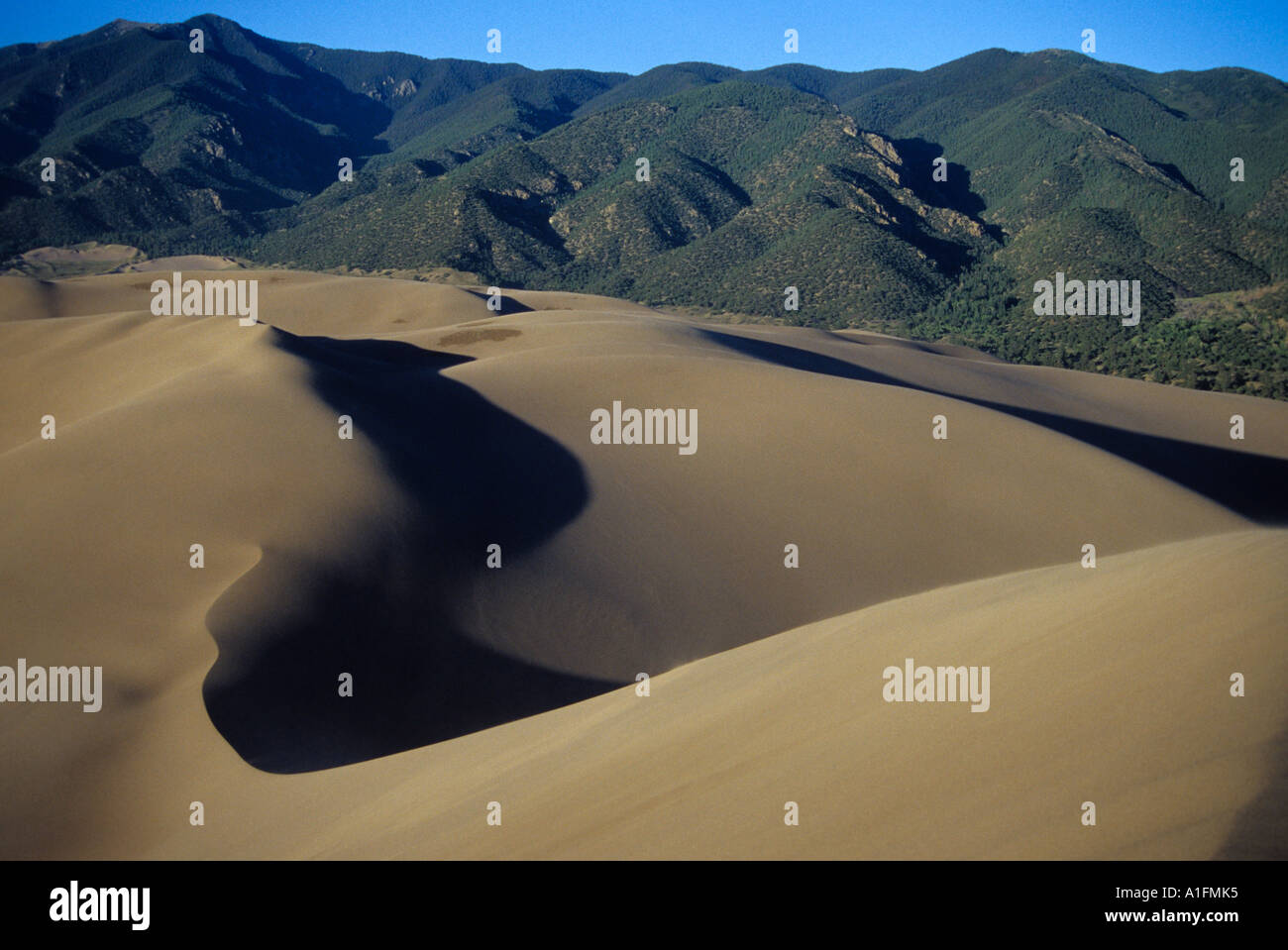 Sand particles blowing hi-res stock photography and images - Alamy