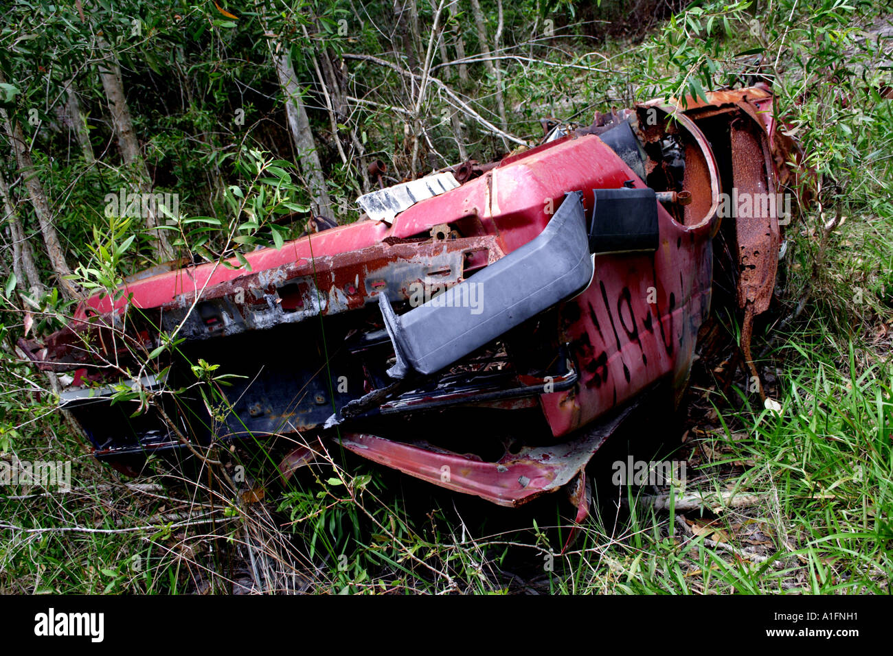 RUSTY OLD CARS DUMPED IN THE BUSH Stock Photo - Alamy