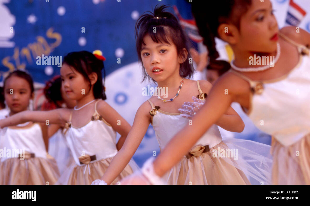 Girls beauty pageant child hi-res stock photography and images - Alamy